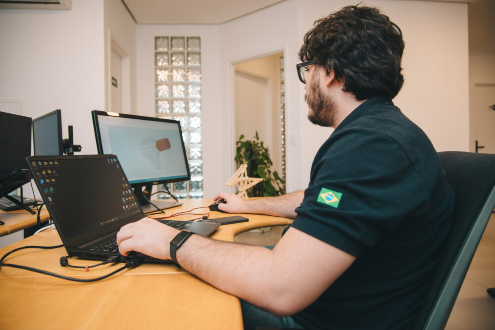 DEM – Simulação por Elementos Discretos | Priner Brasil